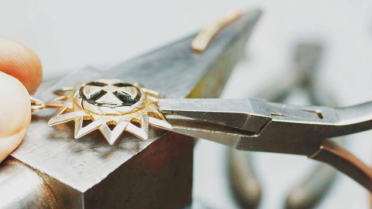 A Beginner's Guide to Jewelry Engraving - Heralds Post